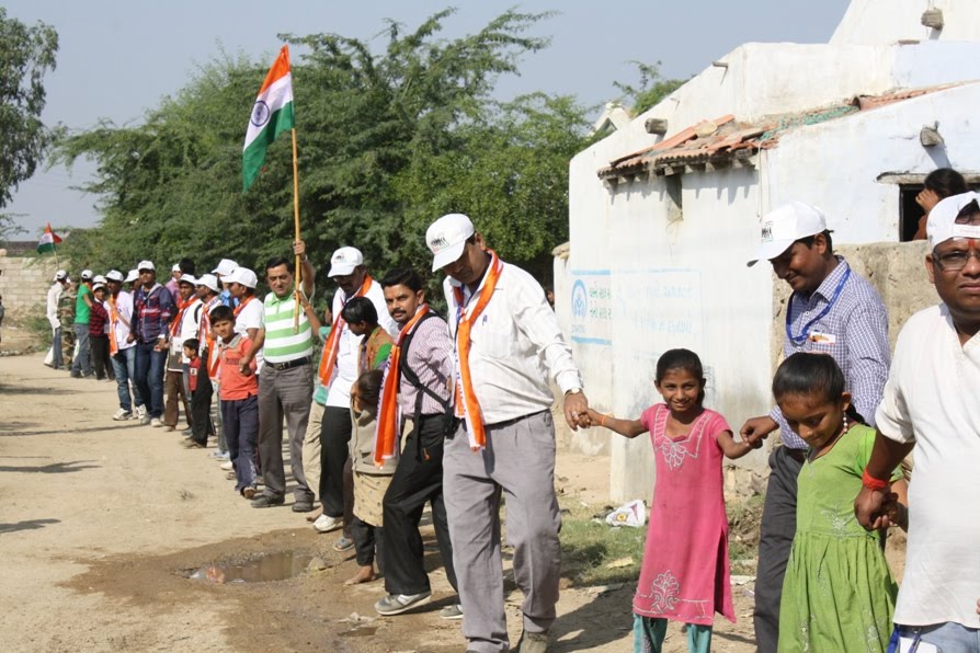 Aum: Photographs ‘Sarhad ko Pranam 2012′ Gujarat Border