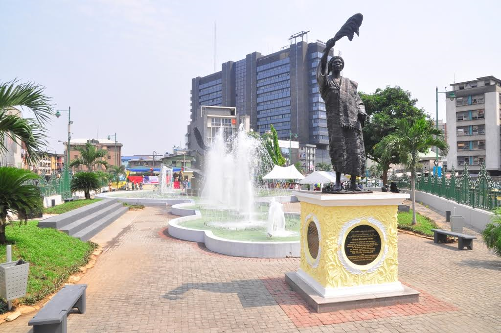 Photos: Gov. Ambode Commissions newly upgraded Eagle Square, Tinubu at ...
