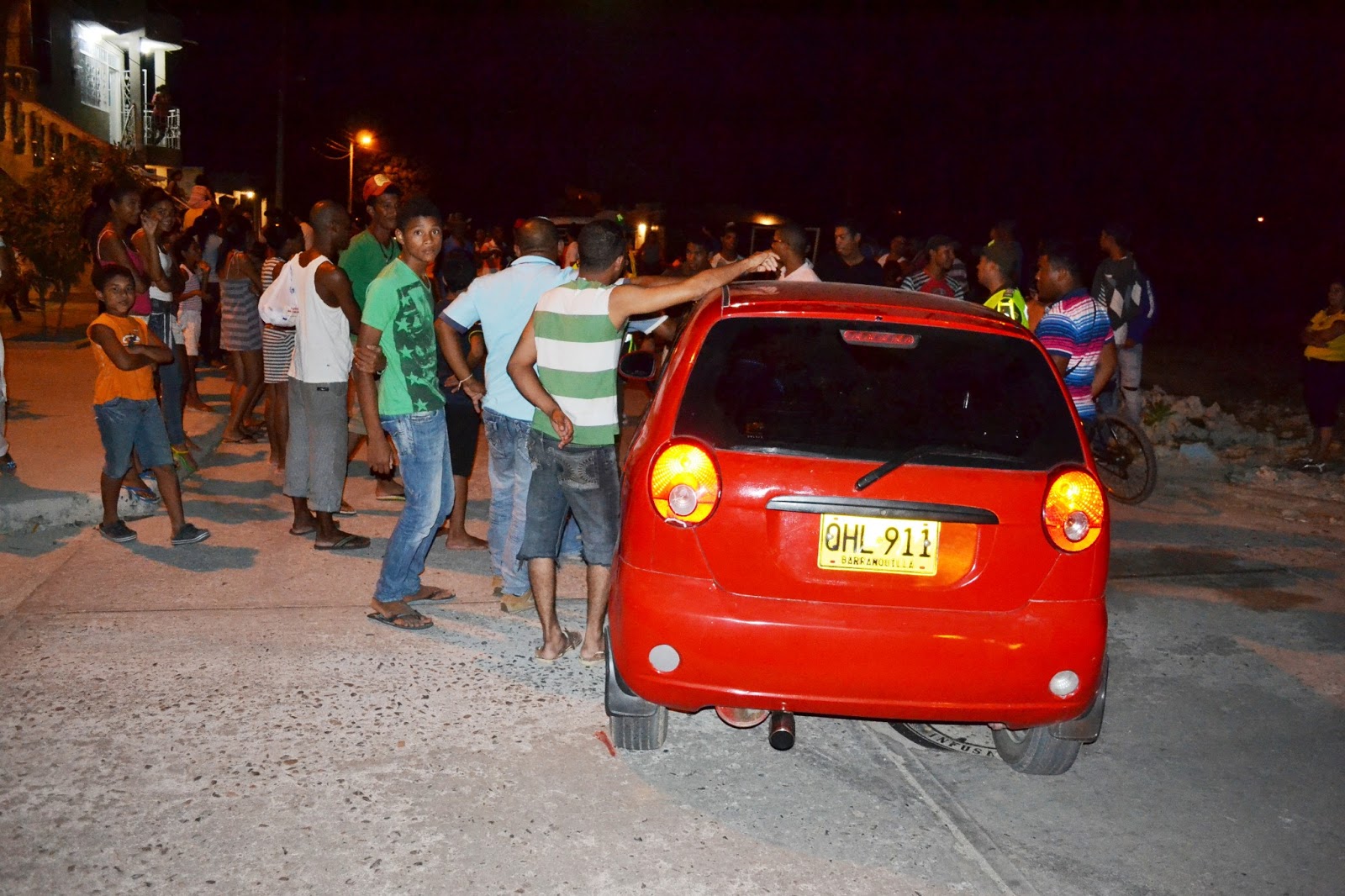 En choque patrulla de policía volteada en calle de Riohacha - La ...