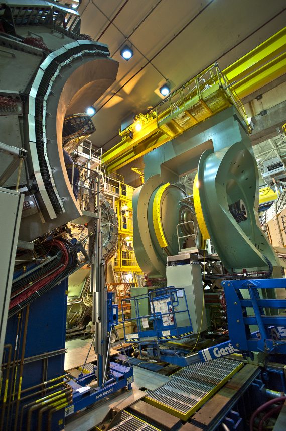 Paranormal Searchers: Researchers Recreate Hot Primordial Soup That ...