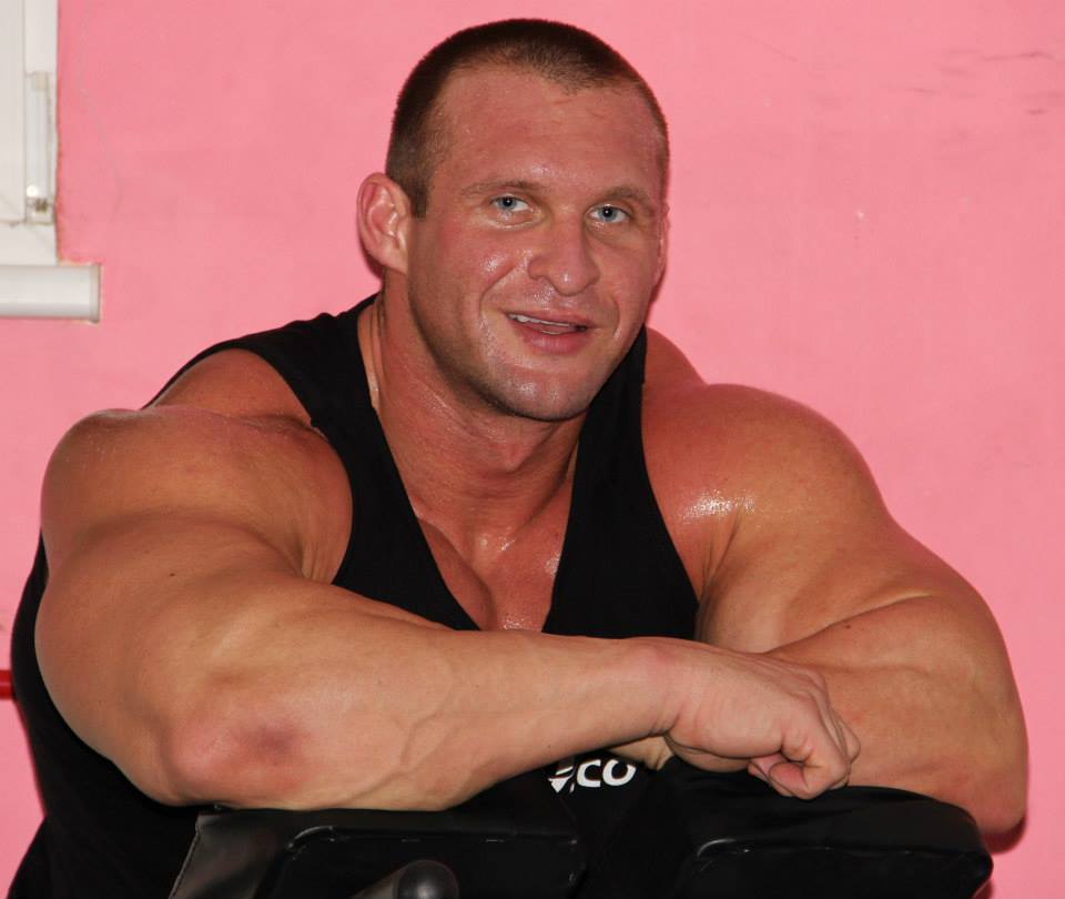 Muscle Lover: Slovakian bodybuilder Lukas Gabris