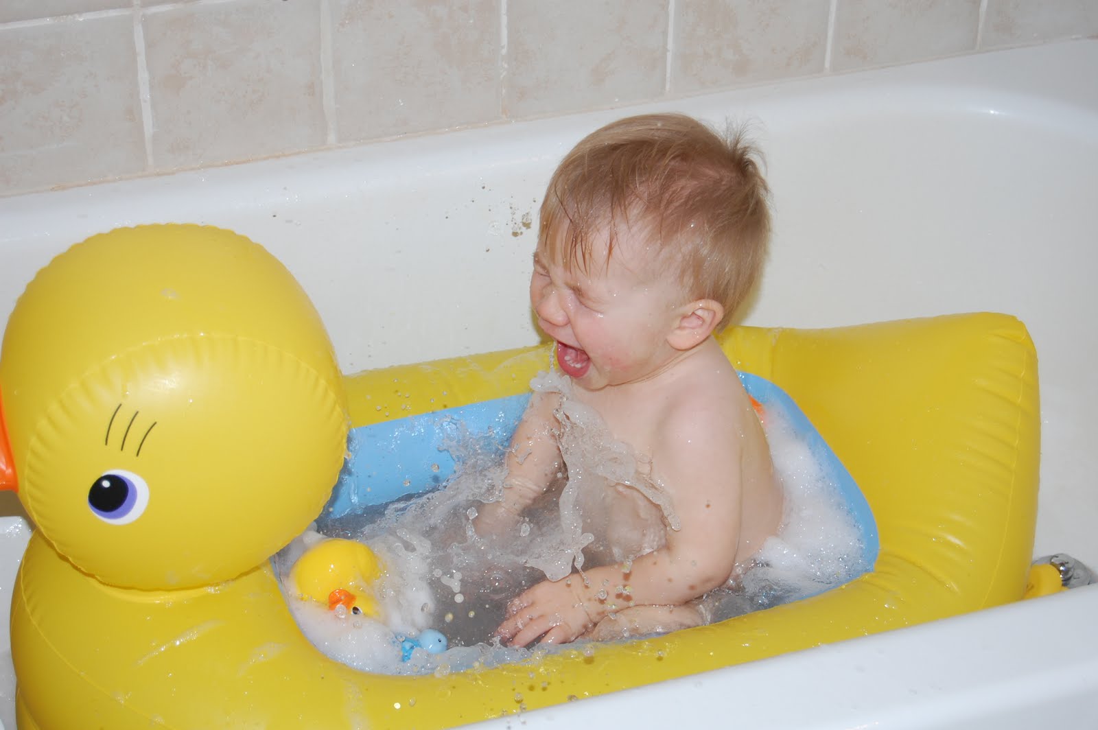 -THE TROGES-: Bath time fun