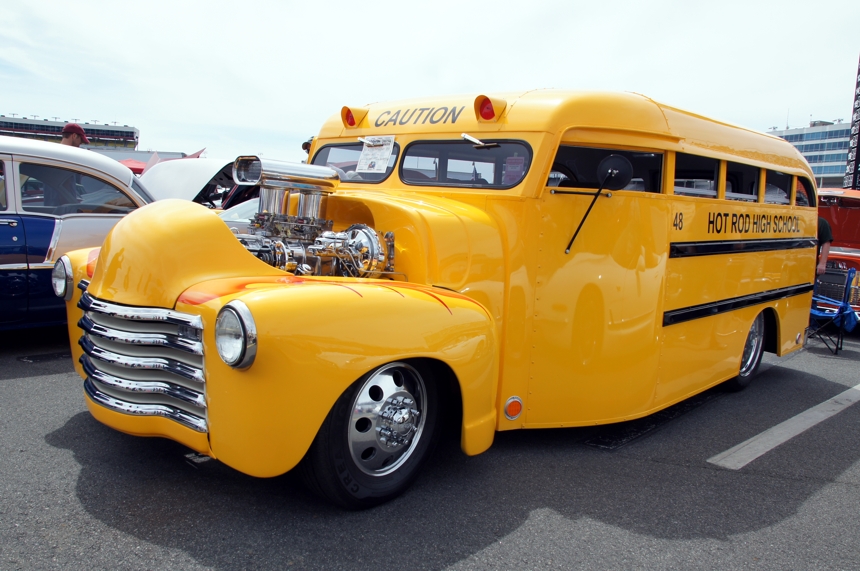 MUSCLE CAR COLLECTION : Old School Bus Hot Rod Modified