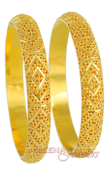WOMEN'S WORLD: BEAUTIFUL BANGLES