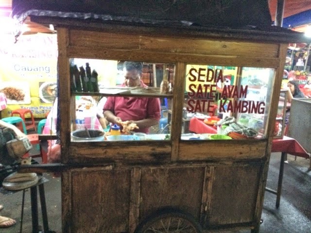 Kuliner Pasar 8 Alam Sutera, by : Iwen Martin : Sate Ayam Cabang : RSPP ...