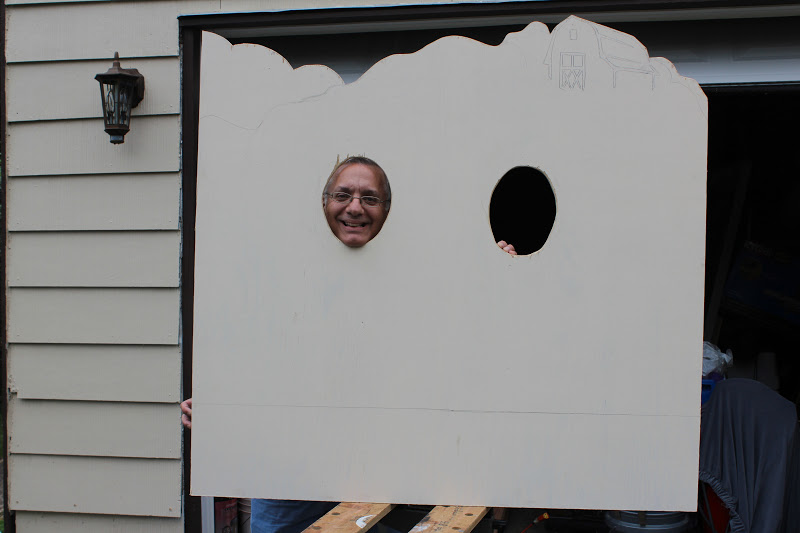 Wander Down Penny Lane: How to make a "Face in the hole" stand