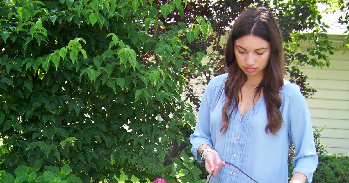 Chelsea's Glossary: Periwinkle and Pearls