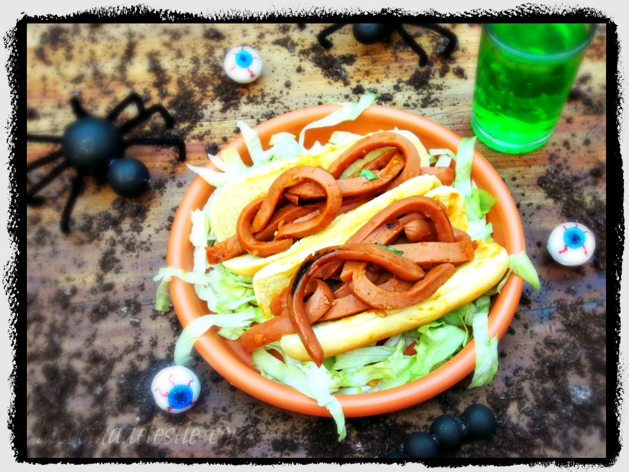 Sloppy Worm Sandwiches for Halloween #SundaySupper - La Cocina de Leslie