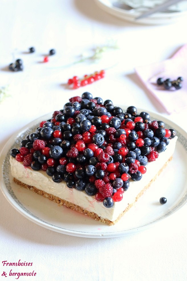 Cheeesecake sans cuisson fruits rouges et yuzu
