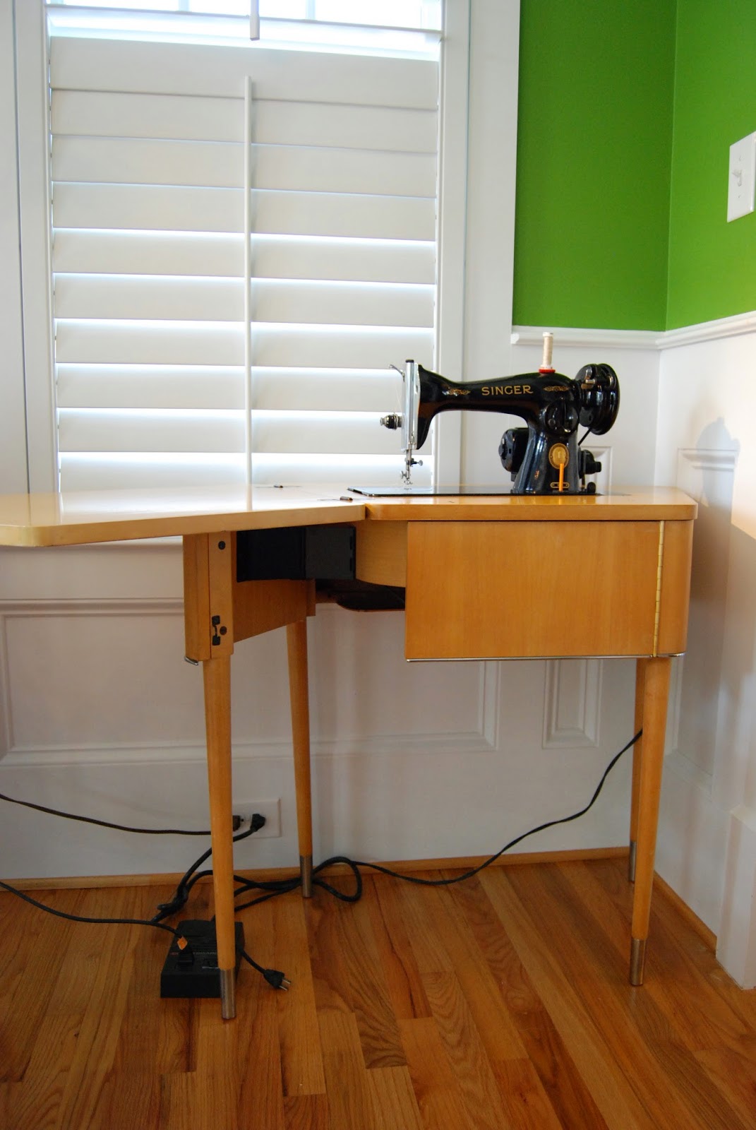 Pedal Sew Lightly: A Finish, a Featherweight and a 301-A