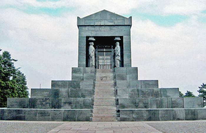 The Monument of the Unknown Soldier ~ amazing facts