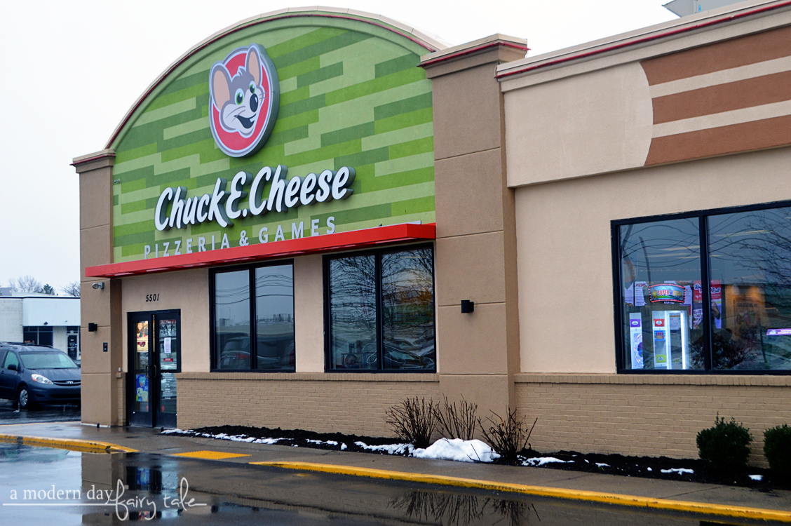 More Family Fun with Chuck E. Cheese's New Look {+ Castleton Grand Re ...