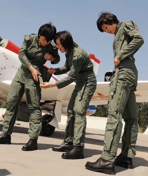 Foto-Foto Pilot Wanita Cantik Pesawat Tempur AU Cina | Absoluterevo's Blog