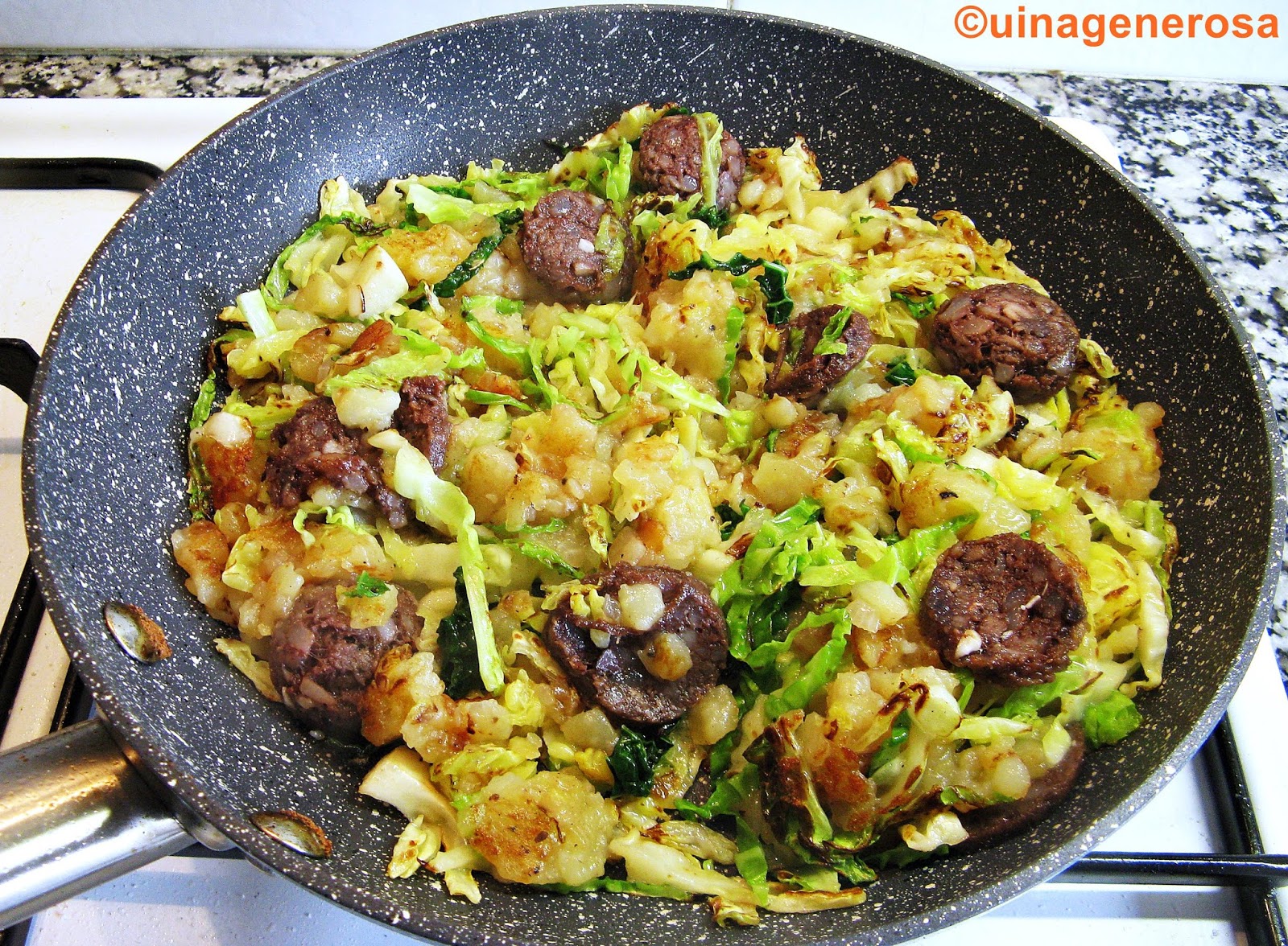 cuina generosa: trinxat amb botifarra negra, una altra versió