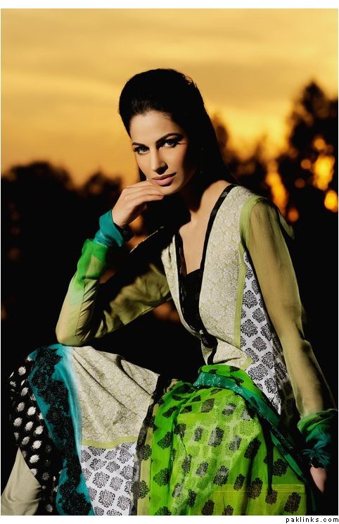 Latest Fashion in Pakistan by Top Dress Designers | Fashion Updates