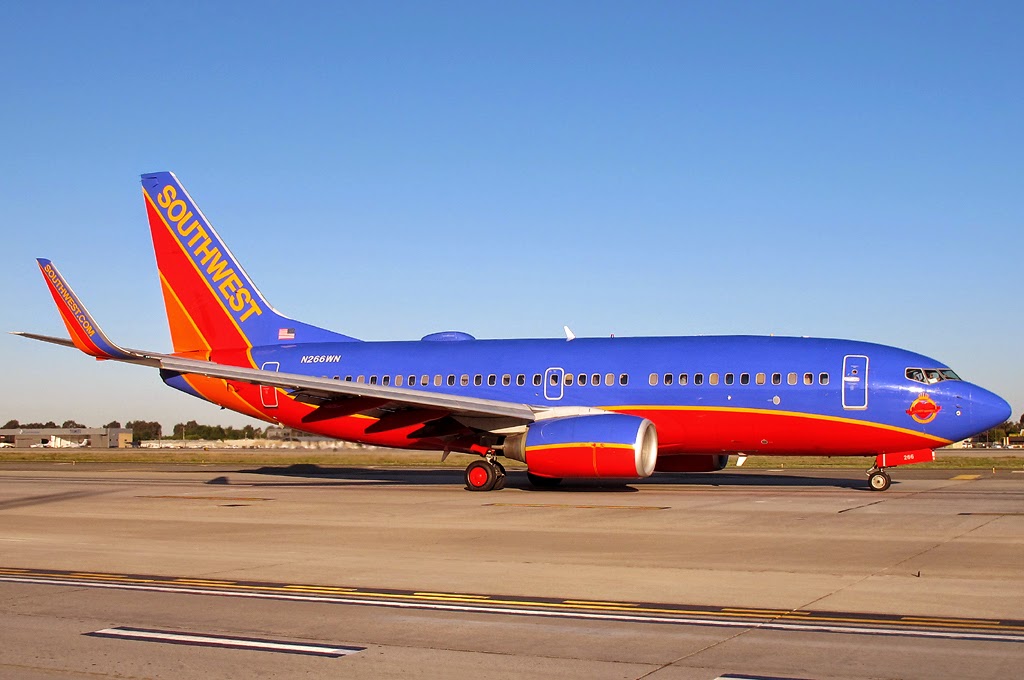 Aero Pacific Flightlines: 8,000th 737 rolls of the Boeing production line