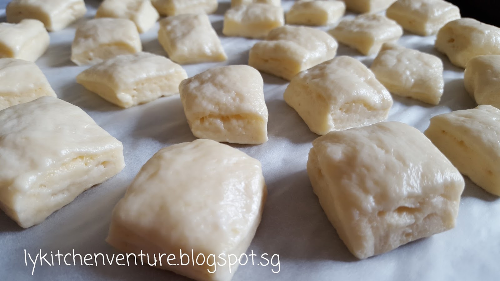 LY's Kitchen Ventures: Mini Cheese Bread