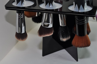 Benjabelle Makeup Brush Tree Review - The Shades Of U
