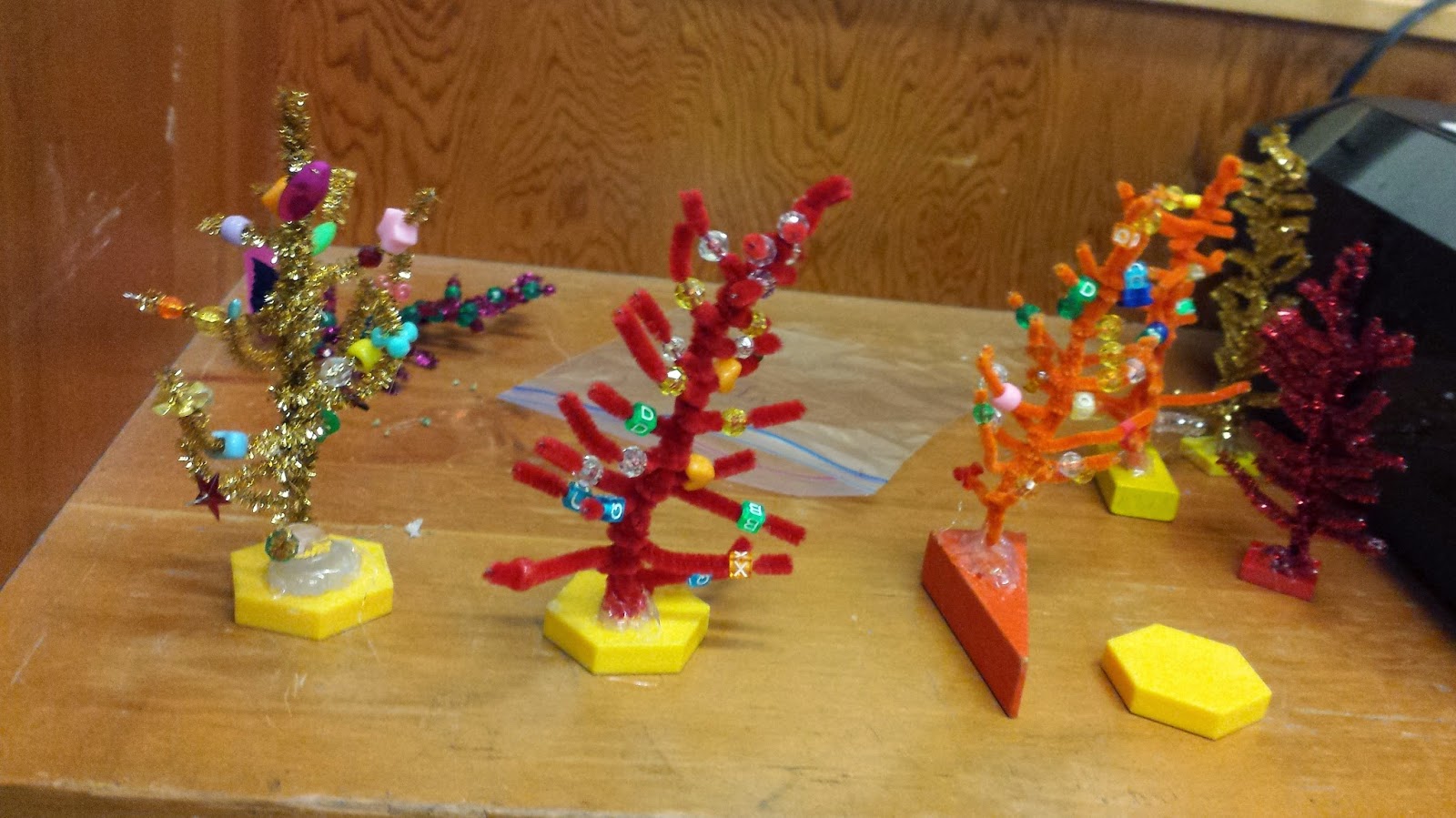 At School Making Crafts: Pipe Cleaner Tree