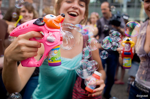 The Purple Scarf: Happening Weekend: Bubbles, Gun Fights & Beer!