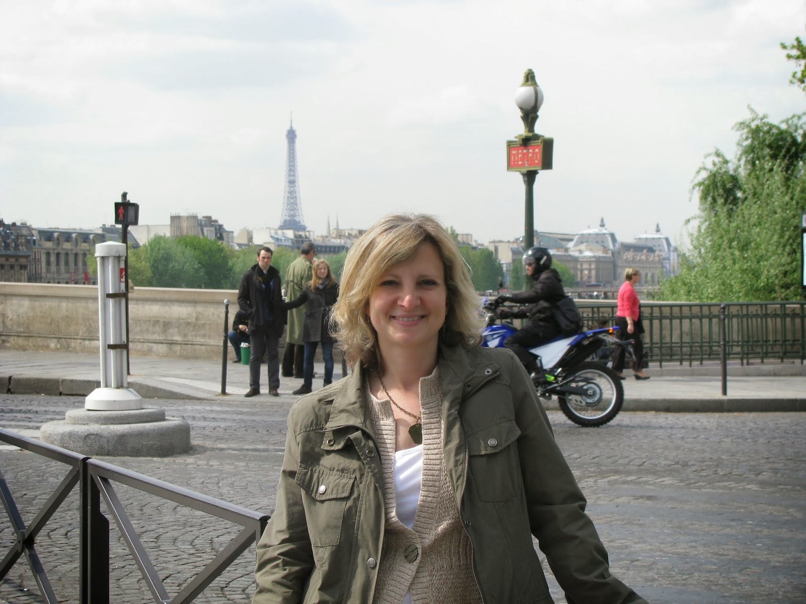 Mystery Playground: Crafty Thursdays: Crime Scene Tape Plate