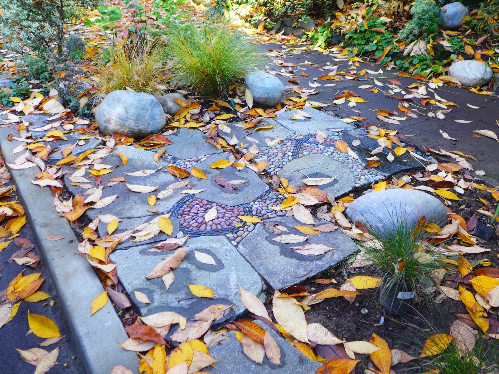 Jeffrey Bale's World of Gardens: The Miro Mosaics