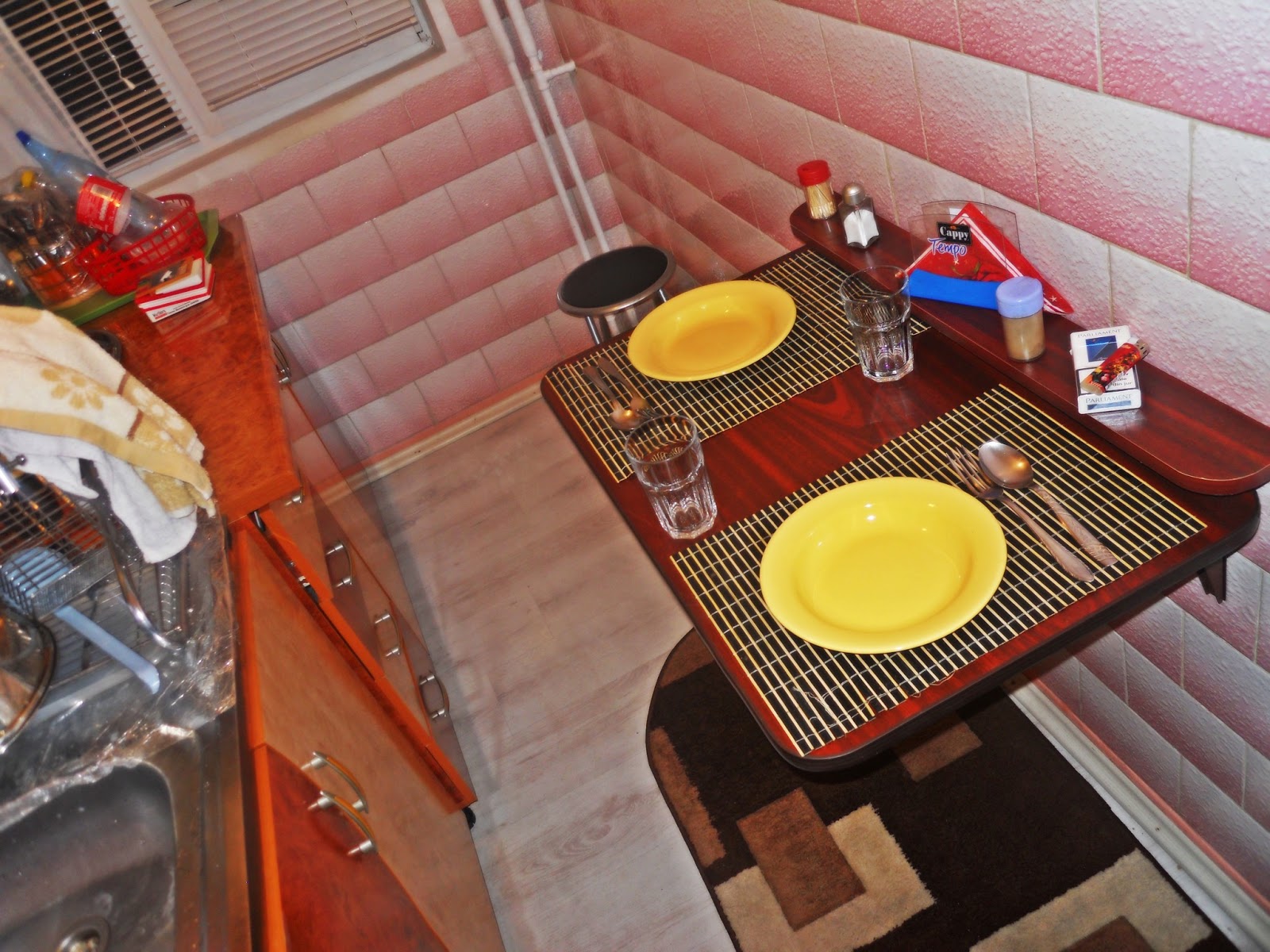 Masa plianta rabatabila pentru bucatarie: Masa rabatabila din mahon ...