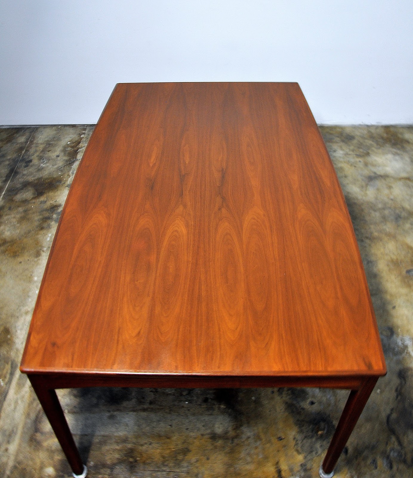 SELECT MODERN: Jens Risom Dining Room Table