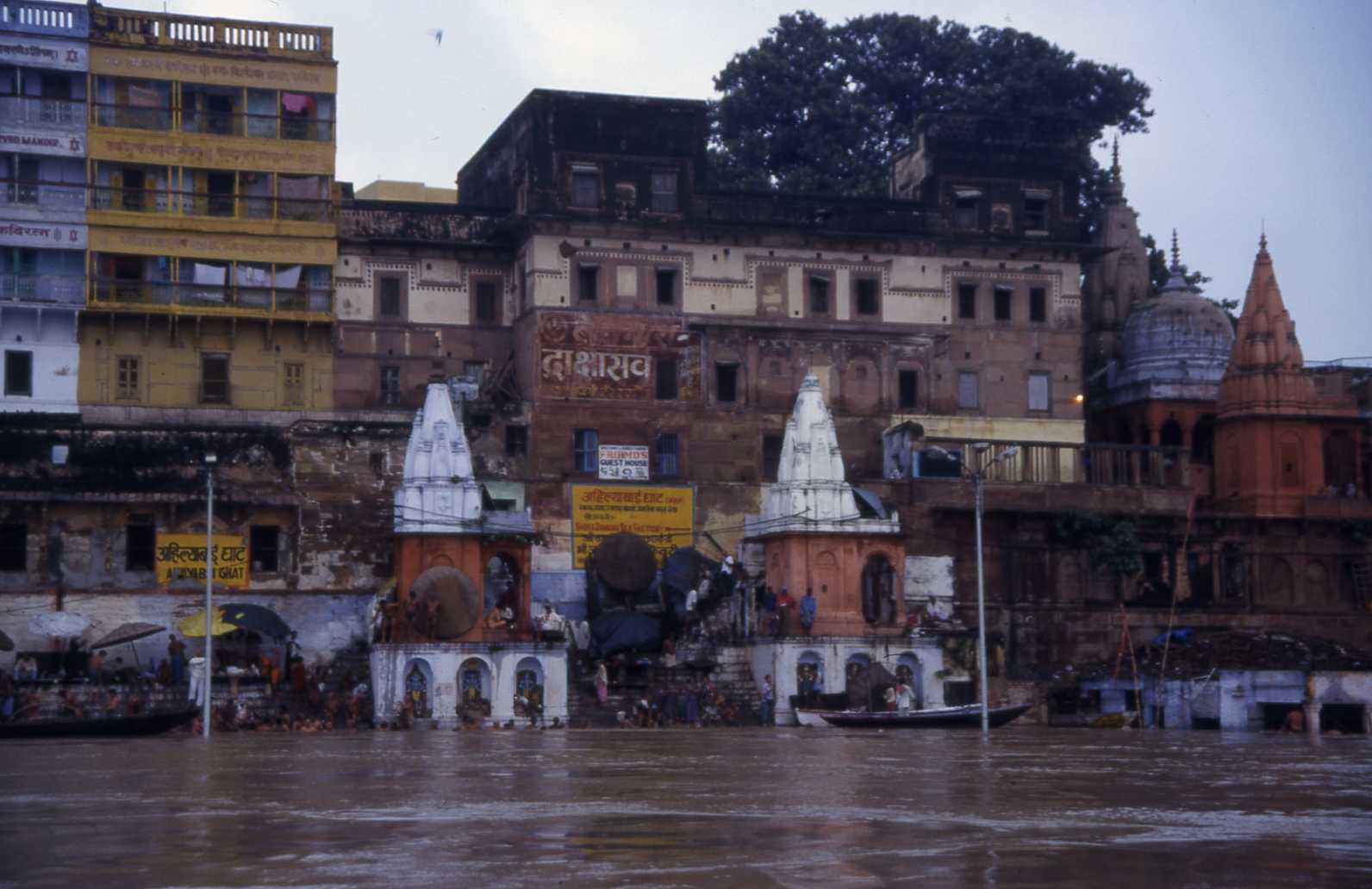 Inde - la ville sainte de Varanasi (Bénarès) - Les routes de tous les ...
