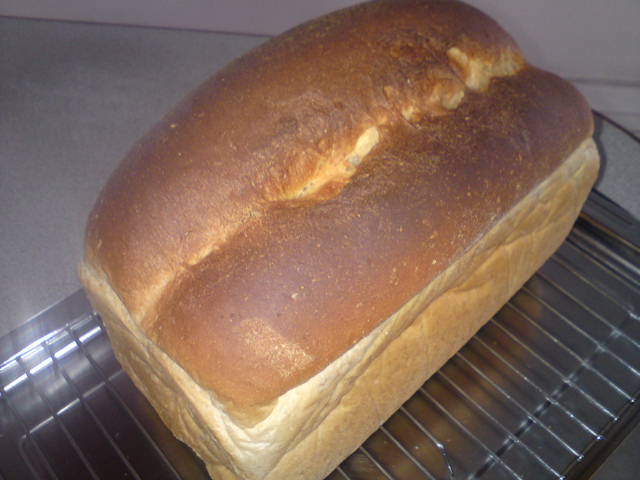 Cooking Pleasure: Honey Milk Loaf [straight dough method]