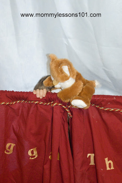 Mommy Lessons 101: DIY Puppet Theater and Stage