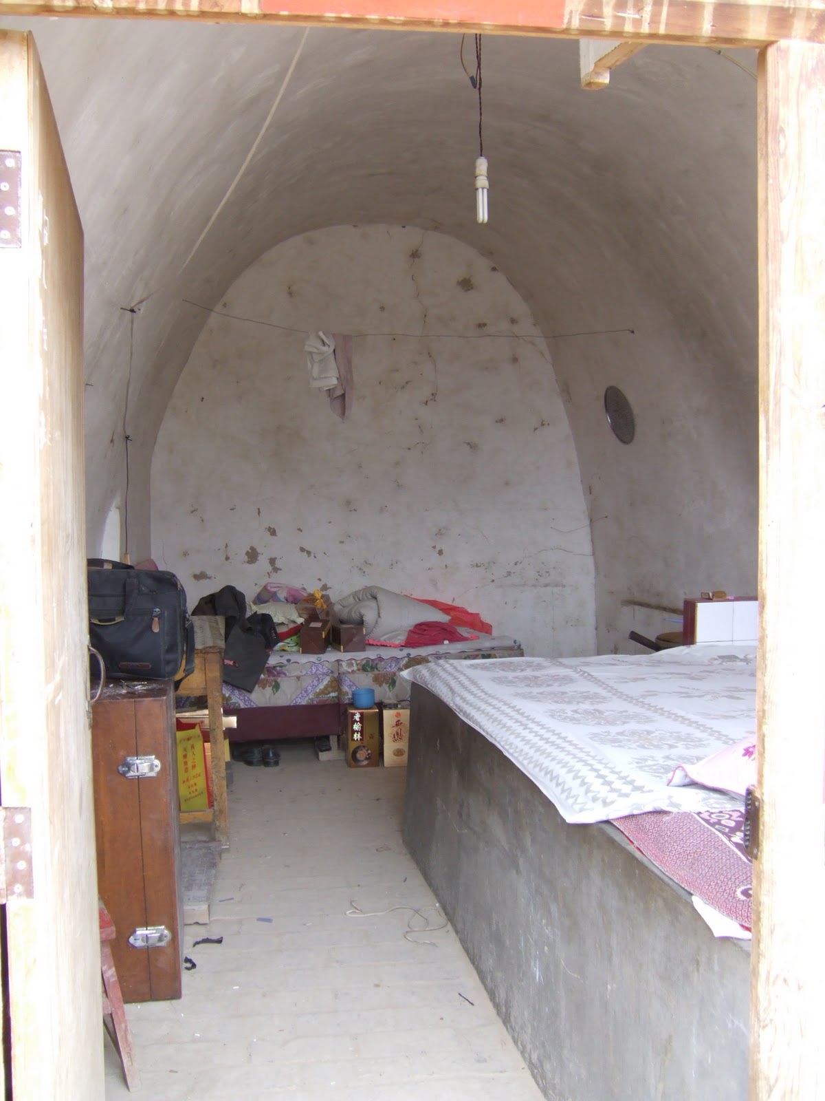 Clare's Research Trip 2010-2011: Chairman Mao and Yaodong Cave Dwellings