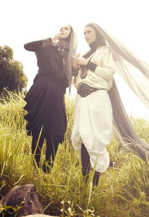 Latest Fashion: New Latest Style Abaya & Hijab 2012 | Modern Burqa ...