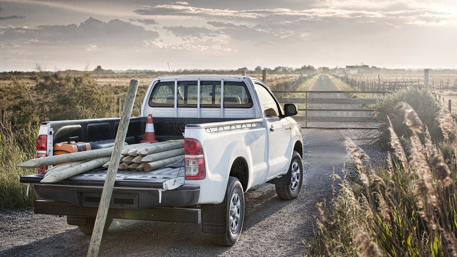 TOYOTA HILUX - Jeep Cars 007