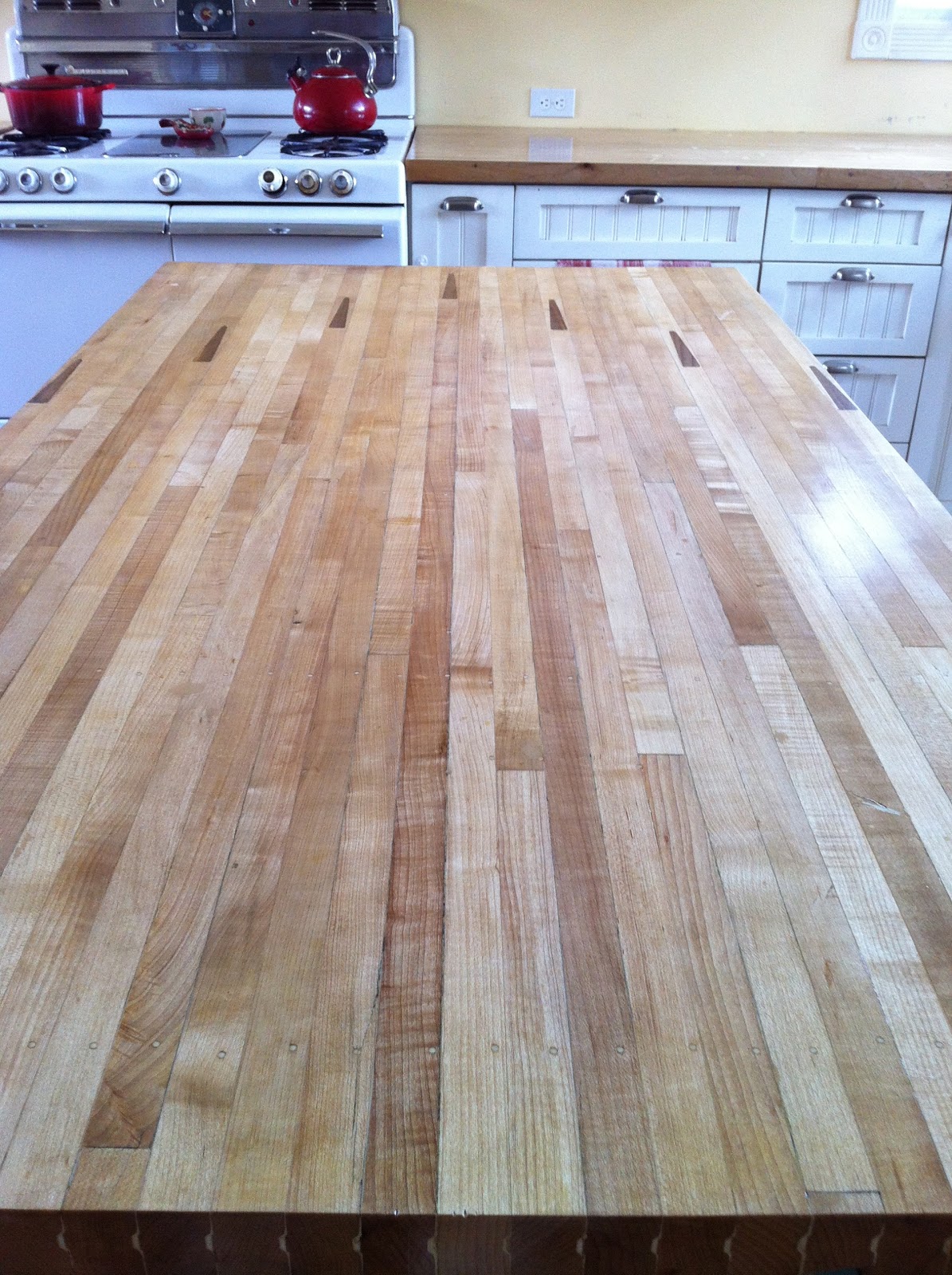 elgin eco house: shiny new countertop finish