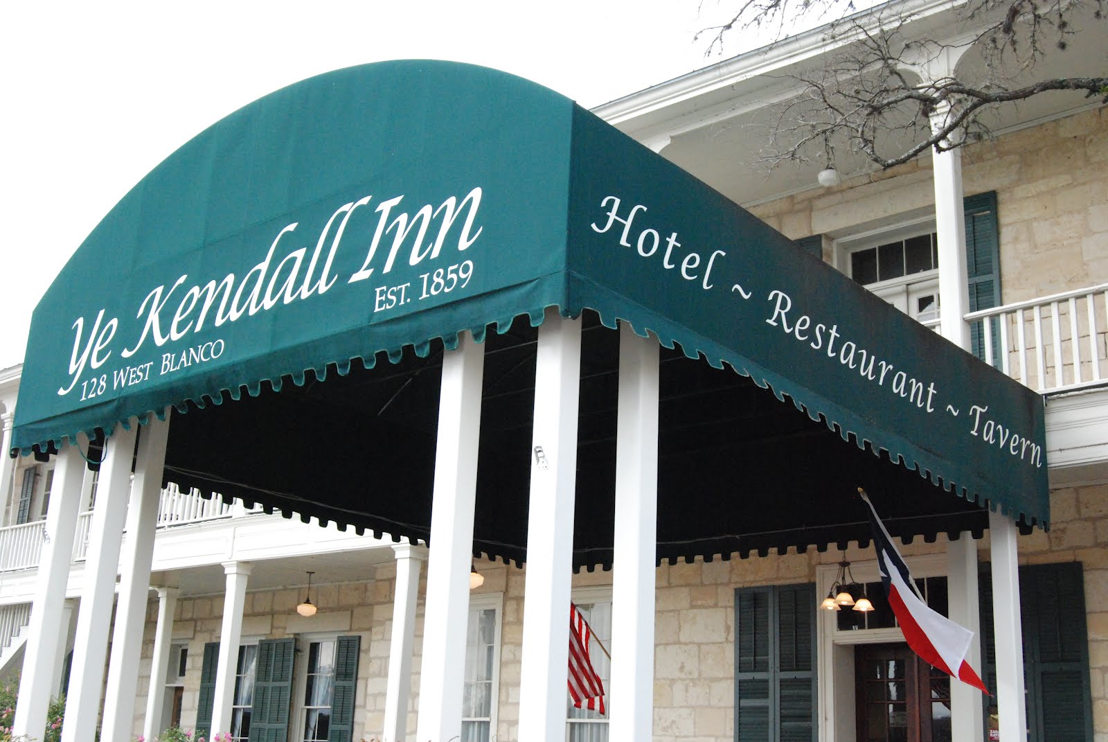 Riding Aside: Historic Ye Kendall Inn ~ Beorne, TX.