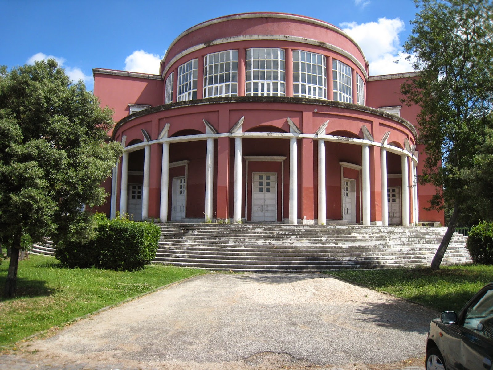 Rome the Second Time: Round Rome: An Architectural Guide