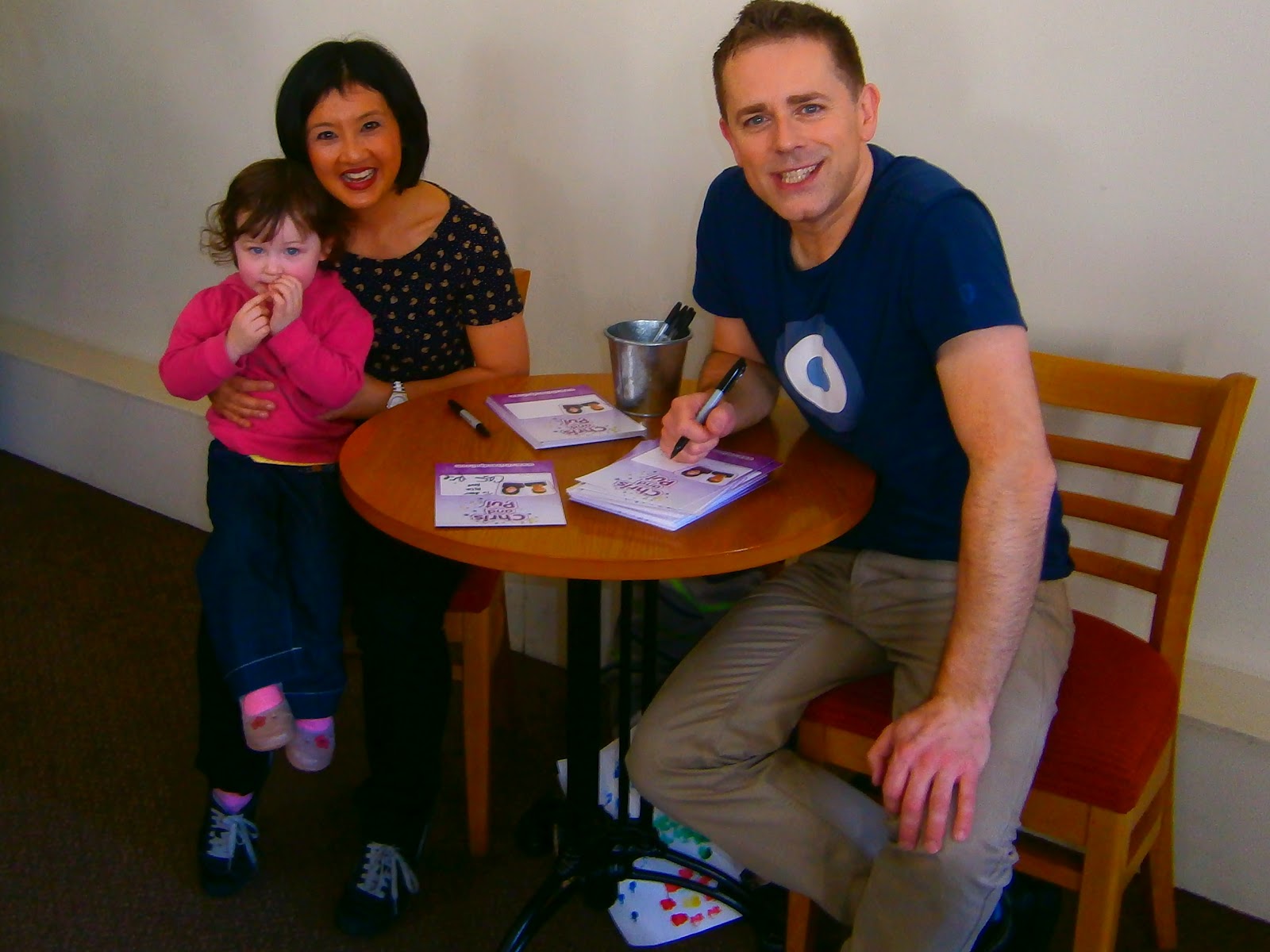 You, Me & The Mindee's: Show me Show me: Chris and Pui Roadshow 2012