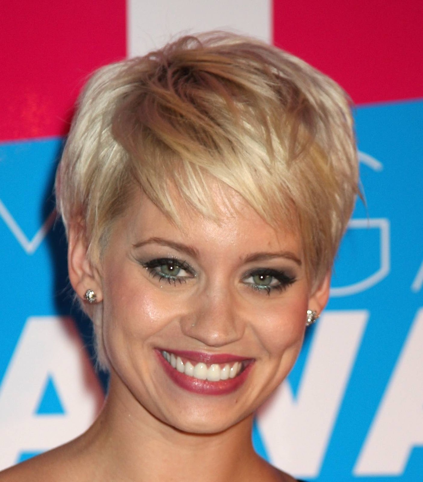 Short hairstyles for round faces