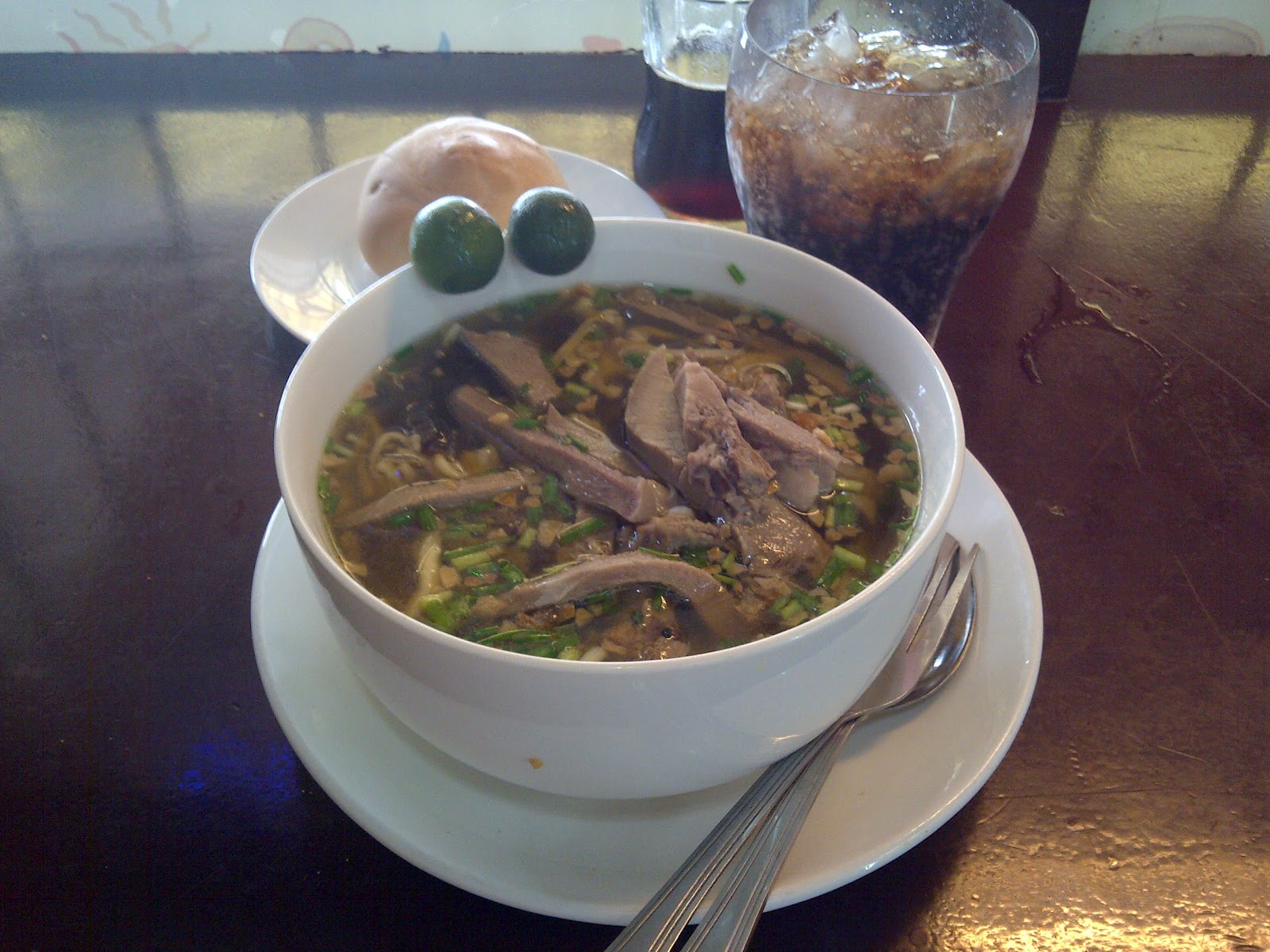 Bicolano Penguin: PAN DE CIELO BAKESHOP: IGWA NG KINALAS SA MANILA