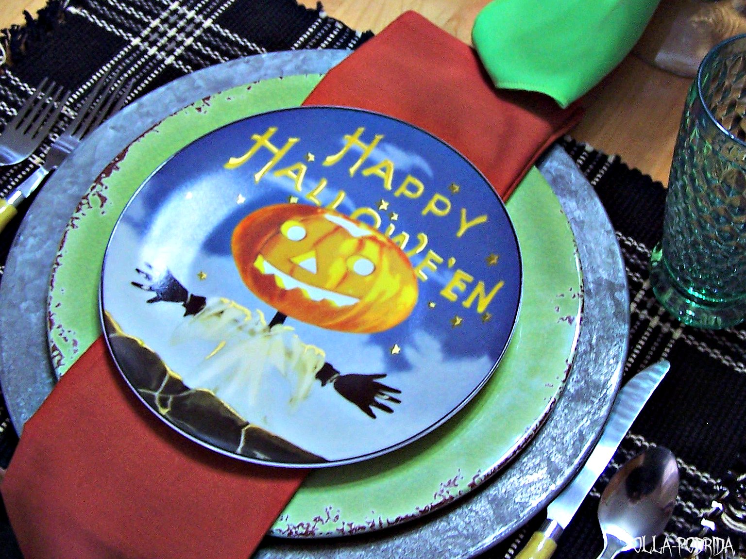 Olla-Podrida: Trick-or-Treater's Delight Tablescape