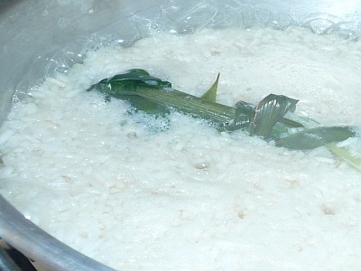 How to cook rice recipe with pandan leaf
