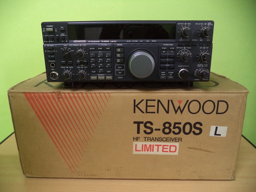 MEDAN RADIO: Kenwood TS-850S "Limited" (Terjual)