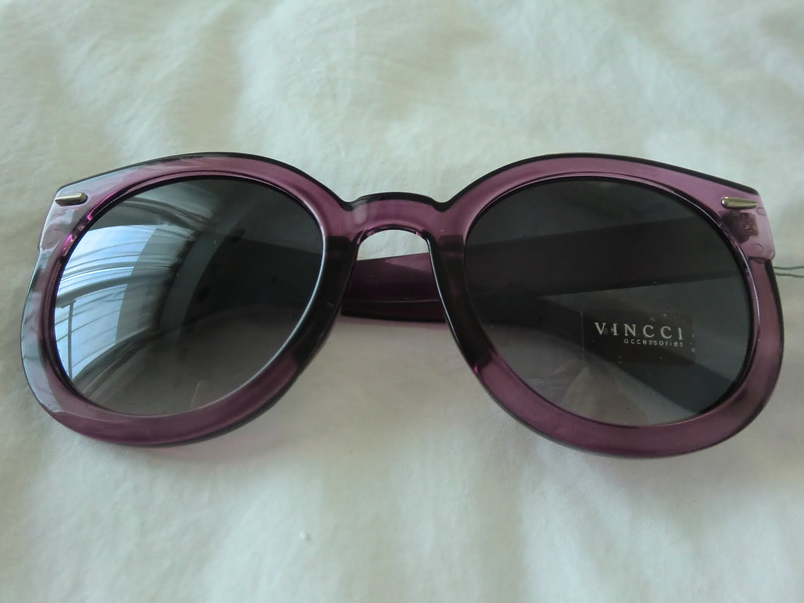 From Japan: ......not Imelda...... / Souvenirs from Vincci