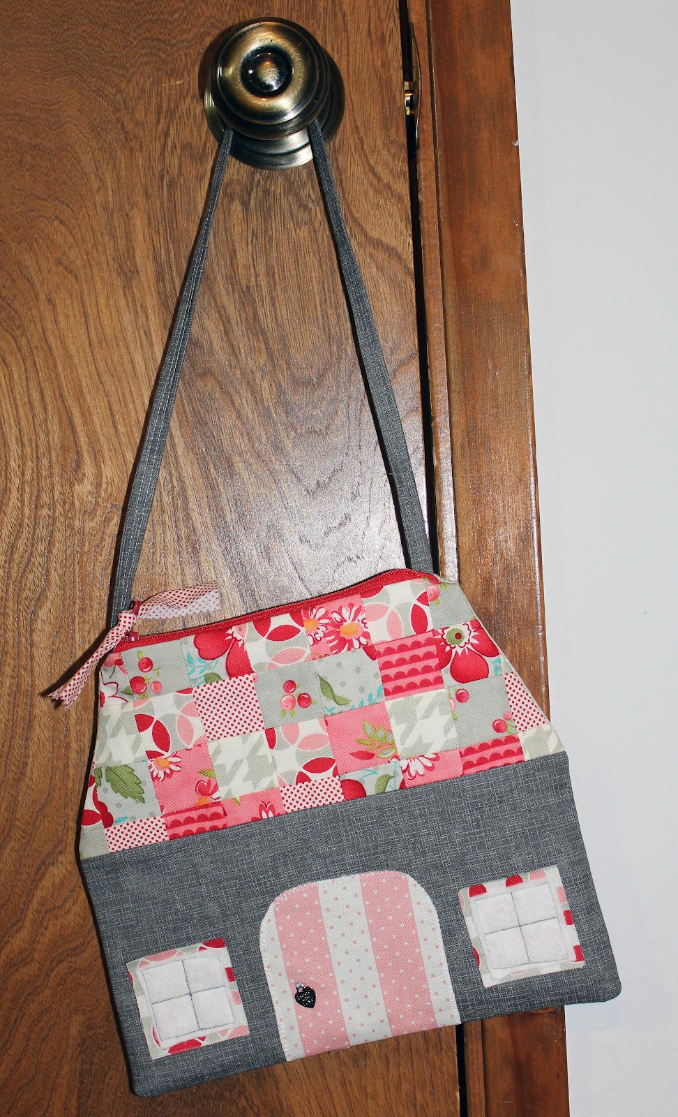 A Quilter's Table: Zakka Along Week 2 :: The House Pouch
