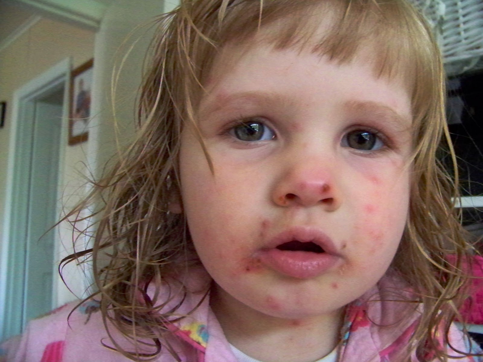 Louise Forsyth - Punknscrap: My Little Spotty Dot.........