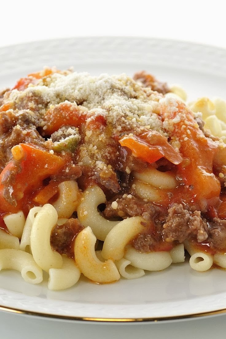 Great Goulash: Ground Turkey Paprikash and Macaroni | Boy Meets Bowl