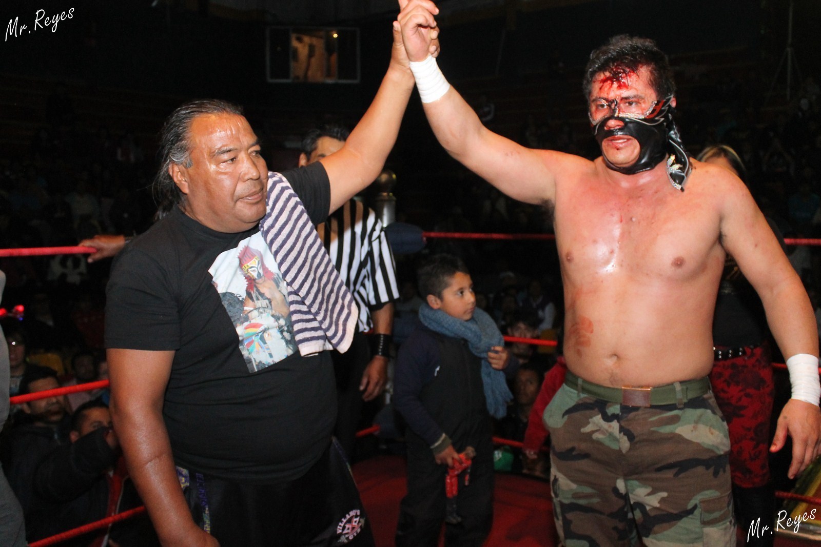 ESTRELLAS DEL RING.: El Comando Negro cerro el 2012 con la máscara del ...