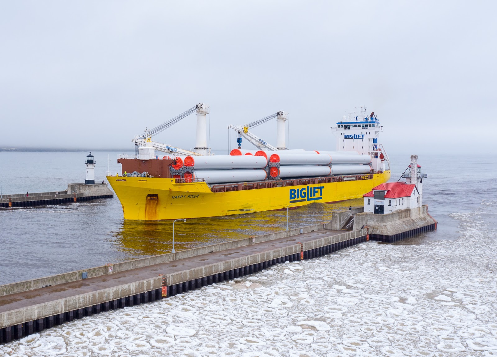 Duluth Harbor Cam: Happy River arrived Duluth 05/02/2019