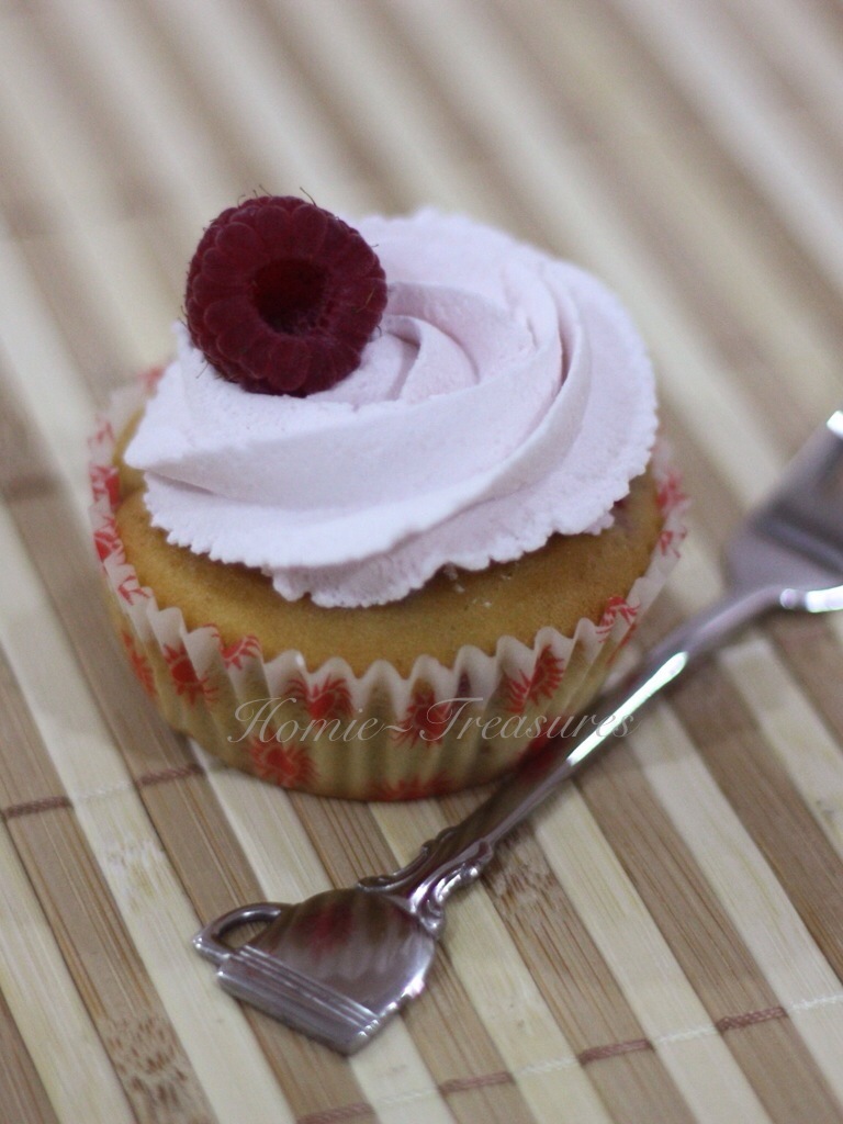 Raspberry Ripple Cupcakes